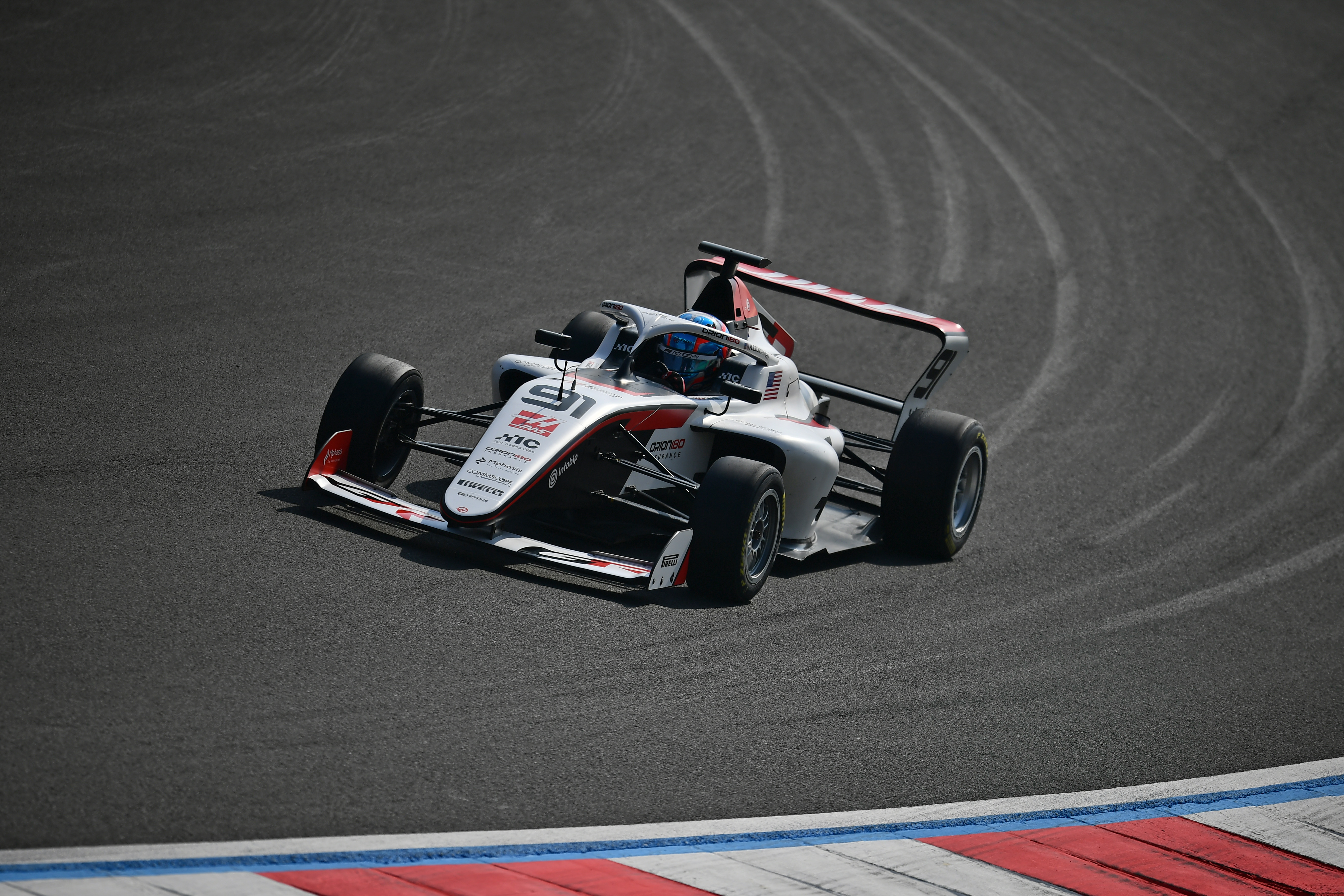 F1 Academy: Encouraging debut weekend for Kaylee | Haas F1 Team